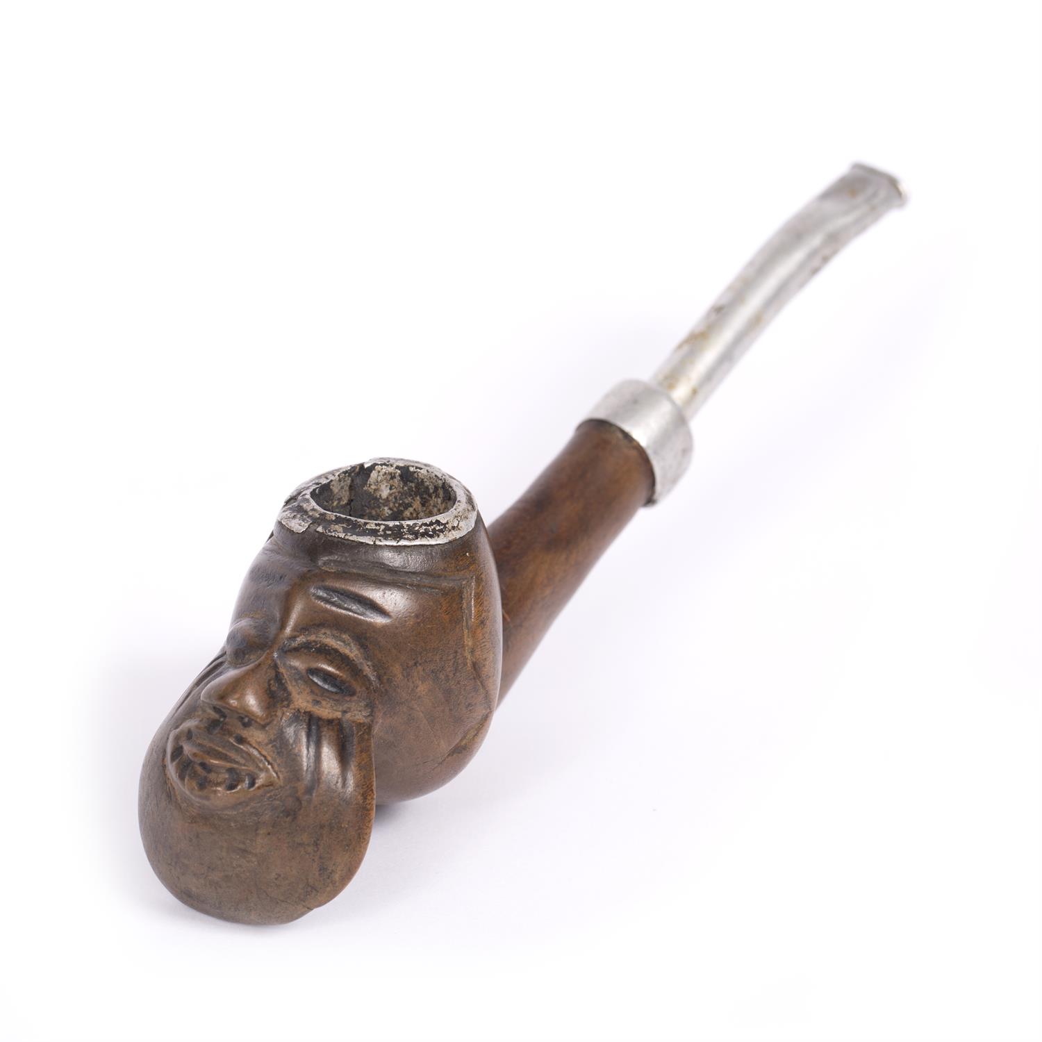 Lot 327 - AN AFRICAN PIPE