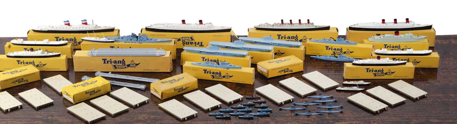 Lot 269 - Collection of Triang boxed Minic ships,